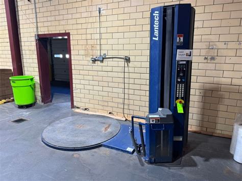 Lantech Semi Automatic Stretch Wrapper Q Series With 4 Rolls Of