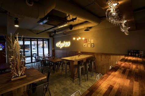 조명으로 분위기를 낸 빈티지 카페 And 펍 인테리어 비용 인테리어 술집 인테리어 디자인 카페 조명으로 분위기를 낸 빈티지 카페 And 펍 인테리어 비용 인테리어 술집 인테리어 디자인 카페