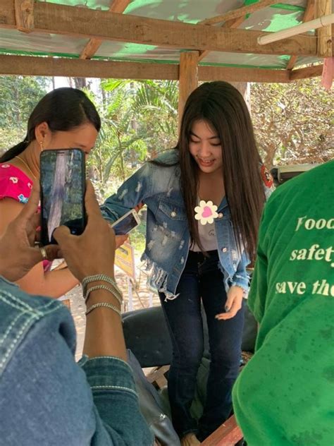 မိထ္တီလာကအပြန်ဖိုးကျားဆင်စခန်းလေးမှာ ဆင်လေးတွေအစာကျွေးရင်းကုသိုလ