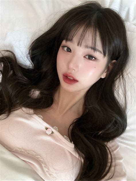 몽환 침대에서 너를 홀리는 장원영 짤  ㅇㅎ 휴무 주식 에펨코리아