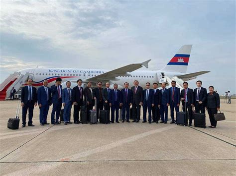 អ្នកឧកញ៉ា គិត ម៉េង ដឹកនាំគណៈប្រតិភូសភាពាណិជ្ជកម្មកម្ពុជា អមដំណើរ សម្តេចតេជោ ហ៊ុន សែន