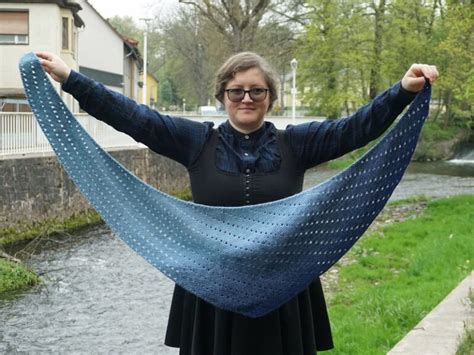 Asymmetrical Rounded Triangle Shawl Tutorial Tunisian Crochet