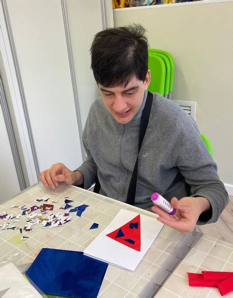 Тем временем в «Доме под солнцем отметили День бабушек и дедушек Ребята своими руками делали