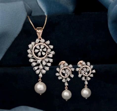 Gold And Daimond Pendant Set Diamond Pendants Designs Diamond Jewelry Set Diamond Pendant Sets