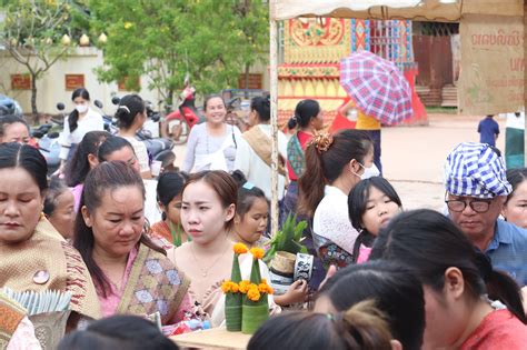 ວັດພຣະບາດດານສູງ ຮ່ວມພິທີໃສ່ບາດໃນມື້ອອກພັນສາ