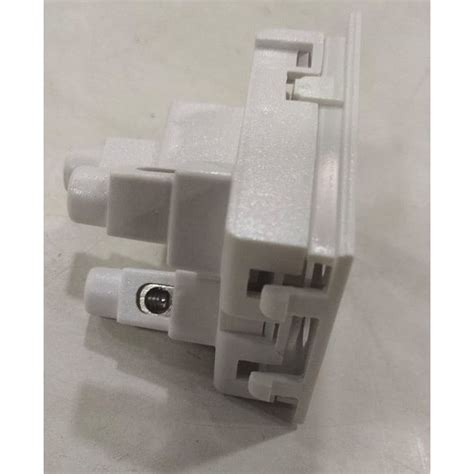 Pin Polycarbonate Electrical Socket At Piece Three Pin Socket In Bengaluru ID