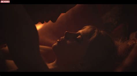 Naked Karoline Hamm In Equinox