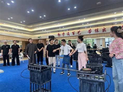 演出预告 大型现代花鼓戏《火宫殿》6月27日即将公演