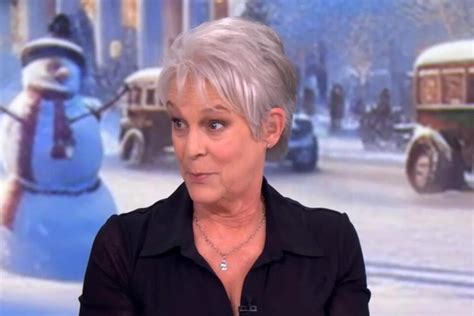 Jamie Lee Curtis Tells ‘the View Shes A “slightly Slutty Sister” To