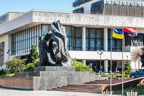 Mega День святого Миколая це день святкування та вшанування памяті Святого Миколая у