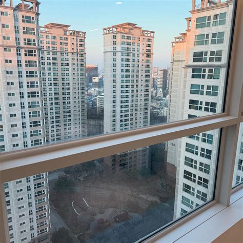 윤서인 귀여운 사회 지도층 동생 집들이 다녀옴 나도 반자이 60평 살고싶다 상대적으로 너무 박탈돼서 찢 뽑 아니다 Instagram