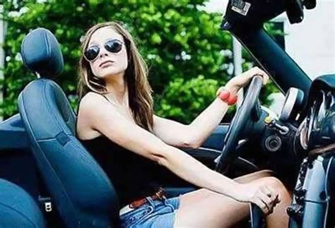 【用车】女司机开车的几大坏习惯，你中招了吗？ 新浪汽车