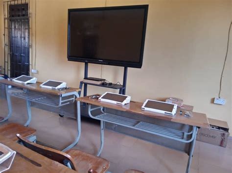 Smart Classroom Digitalizing Education