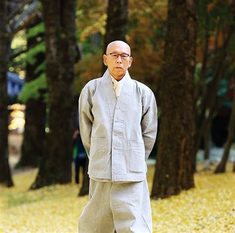 찬민 탐욕에서 근심이 생기고 탐욕에서 두려움이 생기니 탐욕에서 벗어나면 무엇이 근심되고 무엇이 두려우랴 법구경 선가禪家의 화두가운데 방하착放下着이 있습니다