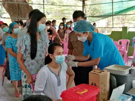 သုံးခွမြို့နယ်တွင် ကိုဗစ် ၁၉ ကာကွယ်ဆေး အလုံးရေ ၁၀၀၀ ထိုးနှံပေး Information And Public