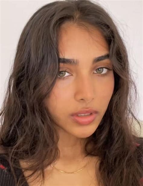 Deeksha Reddy Rvindictaratecelebs