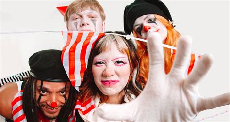 Bug Moment Steps Right Up In Sublime The Flying Toad Circus