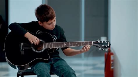 Обучение игре на гитаре