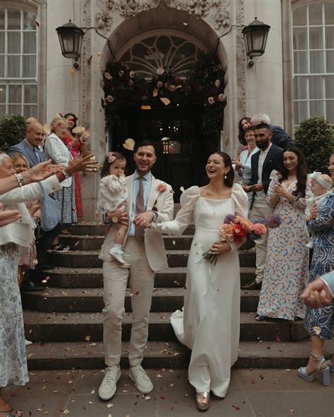 Kate In Sophie Et Voila Guru For A Chic London Wedding At Chelsea Old