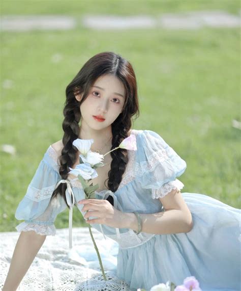 奶油不腻 on Twitter 早安 今天是4月17日星期一农历二月廿七 疑是仙女下凡来 回眸一笑胜星华 喜欢今天的样子吗