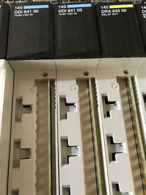 Schneider Modicon 140 Ddi 84100 Input Module Rocautomation