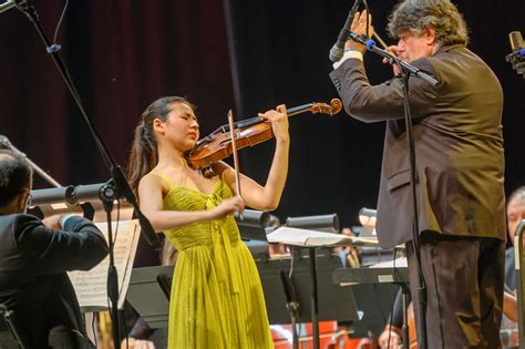 Vc Young Artist Hina Khuong Huu Razor Sharp Virtuosity Panache And A Very Sweet Soul