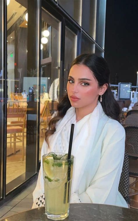 Pin By Waref😩 On بنات عبدالله🧡 Quick Fashion Lab Coat