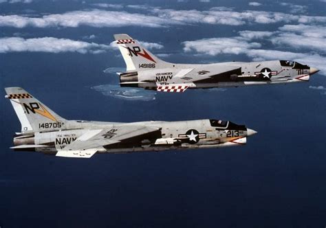 [academy] Vought F 8 Crusader