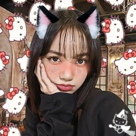 Lisa Hello Kitty Photo