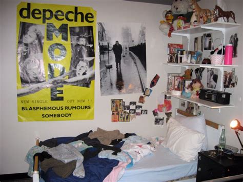 So Many Posters 40 Vintage Pictures Showing Teenage Bedrooms In The