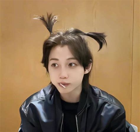 Pin Van 𝓜𝓞𝓣𝓗 Op Skz ★★★★★ Profielfoto Beroemdheden Emo Jongens