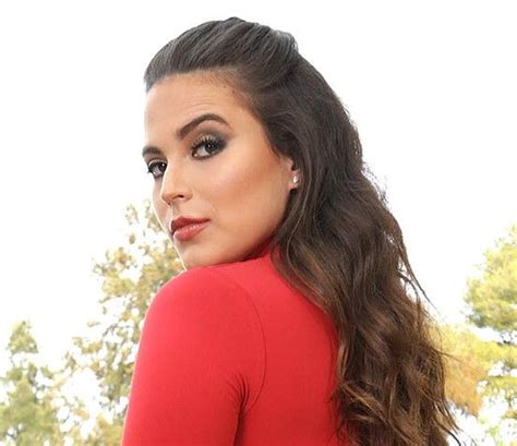 Ariana Van Biographywiki Age Height Career Photos And More