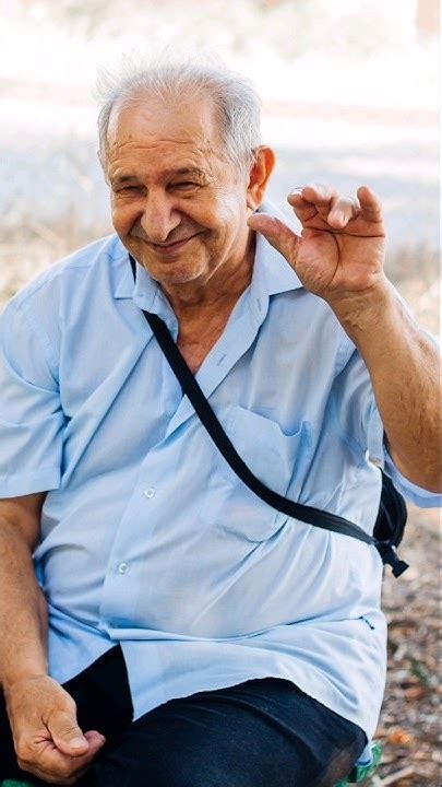 Фотографирую людей нашего города ️ Порадовала дедушку мороженым и сфоткала🙈📷 Youtube