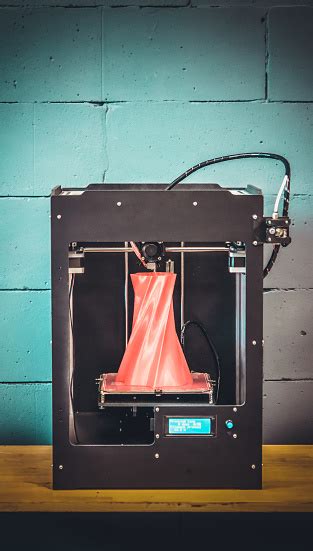 3d 프린터 가까이 작업입니다 자동 3 차원 3d 인화 3차원 형태에 대한 스톡 사진 및 기타 이미지 3차원 형태 컴퓨터 프린터 3차원 인쇄 Istock