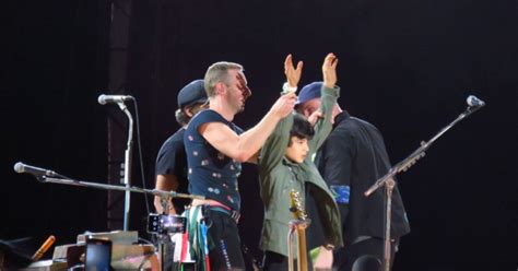 El Regalo De Coldplay Para Huillo El Niño Con Autismo Que Tocó Su