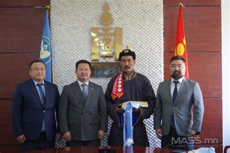 Дундговь аймаг Улсын их баяр наадамд амжилт гаргасан тамирчдад хүндэтгэл үзүүллээ