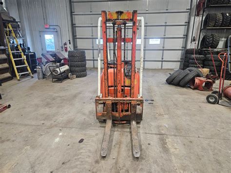 Towmotor Fork Lift Commercial Vehicles Worthington Iowa Facebook Marketplace Towmotor Fork Lift Commercial Vehicles Worthington Iowa Facebook Marketplace