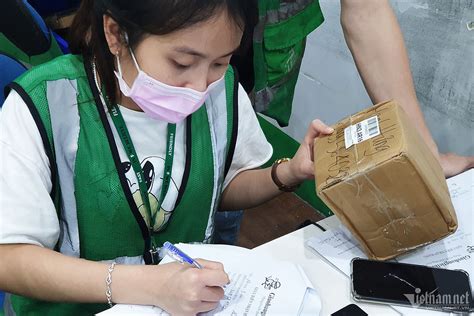 E Commerce 2025 Growth Driven By Technology