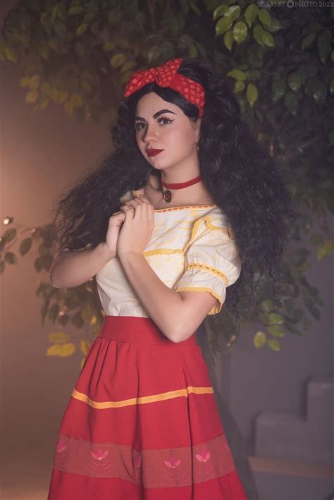Долорес МадригальЭнканто косплейdolores Madrigalencanto Cosplay
