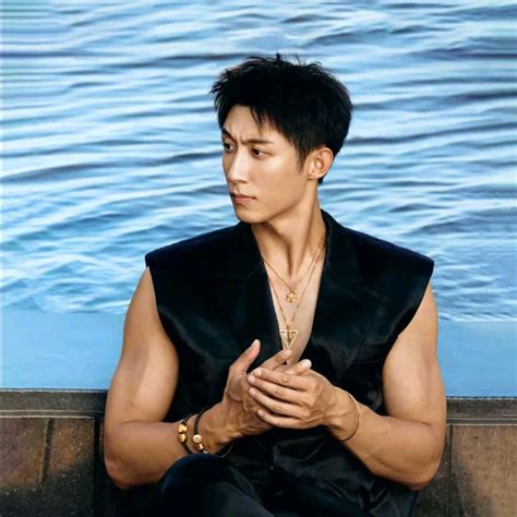 郭晋安60岁人生逆袭 公司上市身家过亿 与新剧演员成忘年交引热议 庄子璇 金式 年轻人