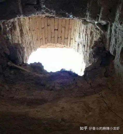 吞噬新娘的魔洞 被魔洞吸进去的人凭空消失 知乎