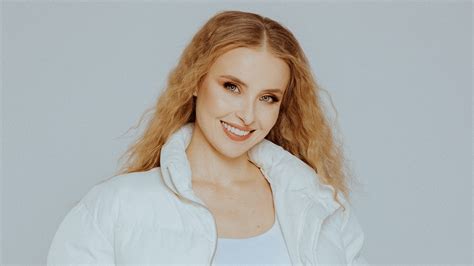 Зірка Кріпосної вперше показала батька своєї другої дитини Читайте на Ukr Net