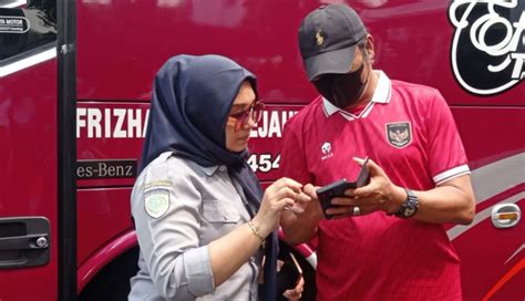 Suporter Timnas Gunakan Shuttle Bus Ke Stadion Gbt