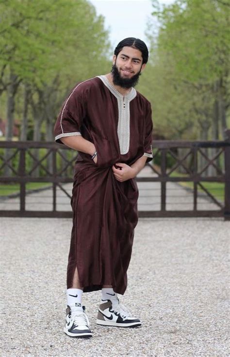 Pin by Celix Ss on erkek için namaz elbisesi | Islamic fashion men, Men ...
