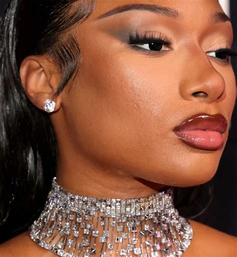 مدل های ارایش چشم دخترانه برای سال نو ۱۴۰۳ بورگ پردیس