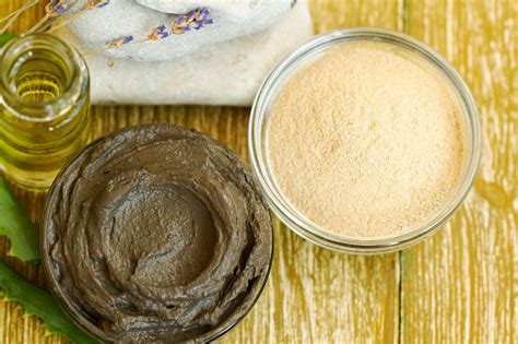 알로에 베라 라벤더 에센셜 오일 화장품 진흙 마스크를 준비 스파 제품 얼굴 점토 분말입니다 살롱 또는 가정 치료를 위한 천연 화장품 흰색과 검은색 화장품 Claytop 보기