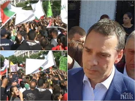 ОТ ПОСЛЕДНИТЕ МИНУТИ В Бургас е страшно стотици роми окупираха общината и призовават за