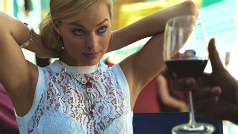 Margot Robbie Scrolller