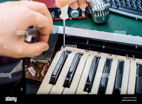 Midi Keyboard Hi Res Stock Photography And Images Alamy