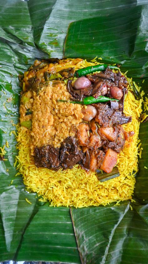 හැමදාම නැනේ🤤💛 Sri Lankan Yellow Rice Lunch For New Year 🌞🇱🇰 • • ️yellow Rice කහ බත් ️spicy